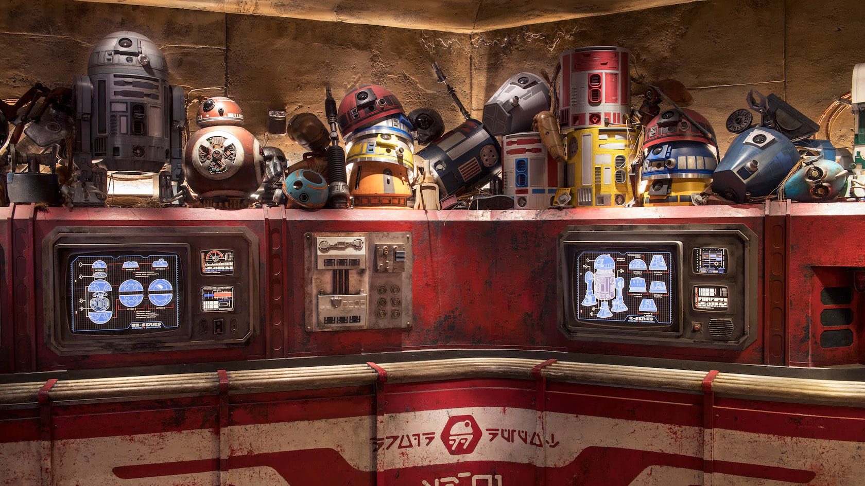 Droid Depot at Star Wars Galaxy’s Edge: A Complete Guide - The Family ...