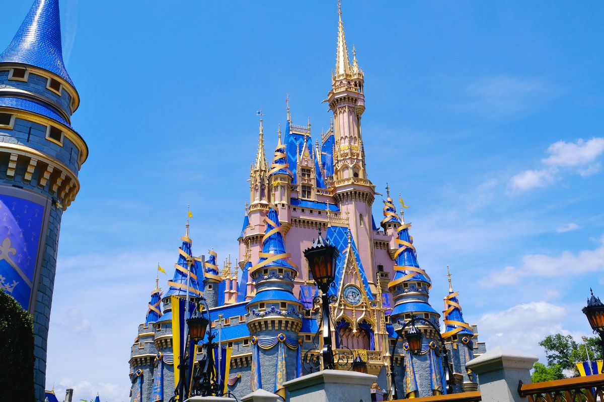 Liberty Tree Tavern At Disney World: Everything You Need to Know - The ...