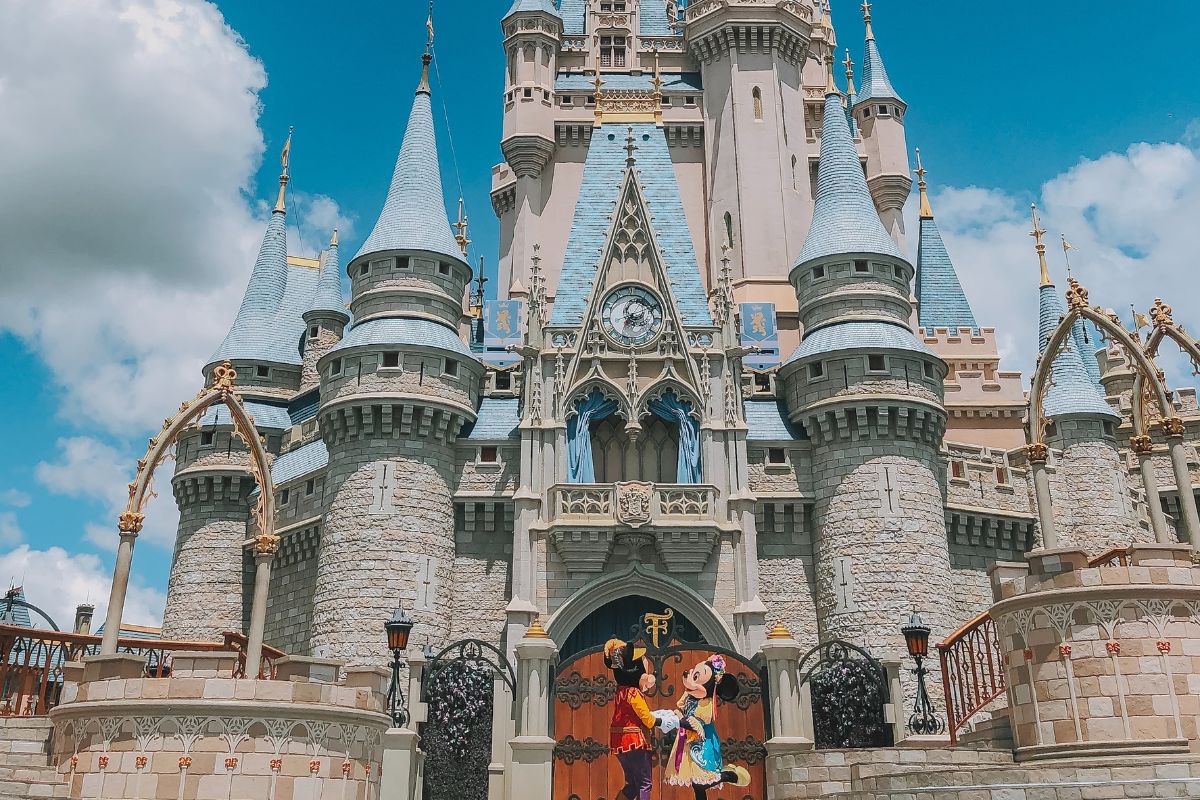 Mickey & Minnie’s Runaway Railway at Disney’s Hollywood Studios ...